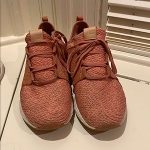 Shoes | New Balance Peach Shoes 95 | Poshmark